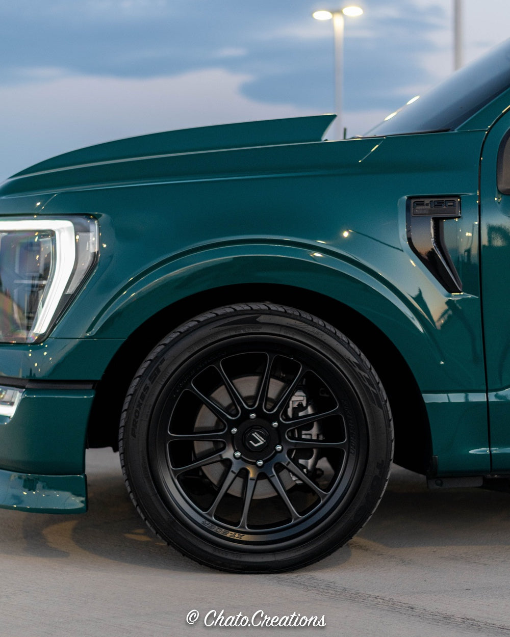 Cosmis Wheels XT-206R Flat Black w/ Machined Spokes Wheel 22x10 +0 6×1