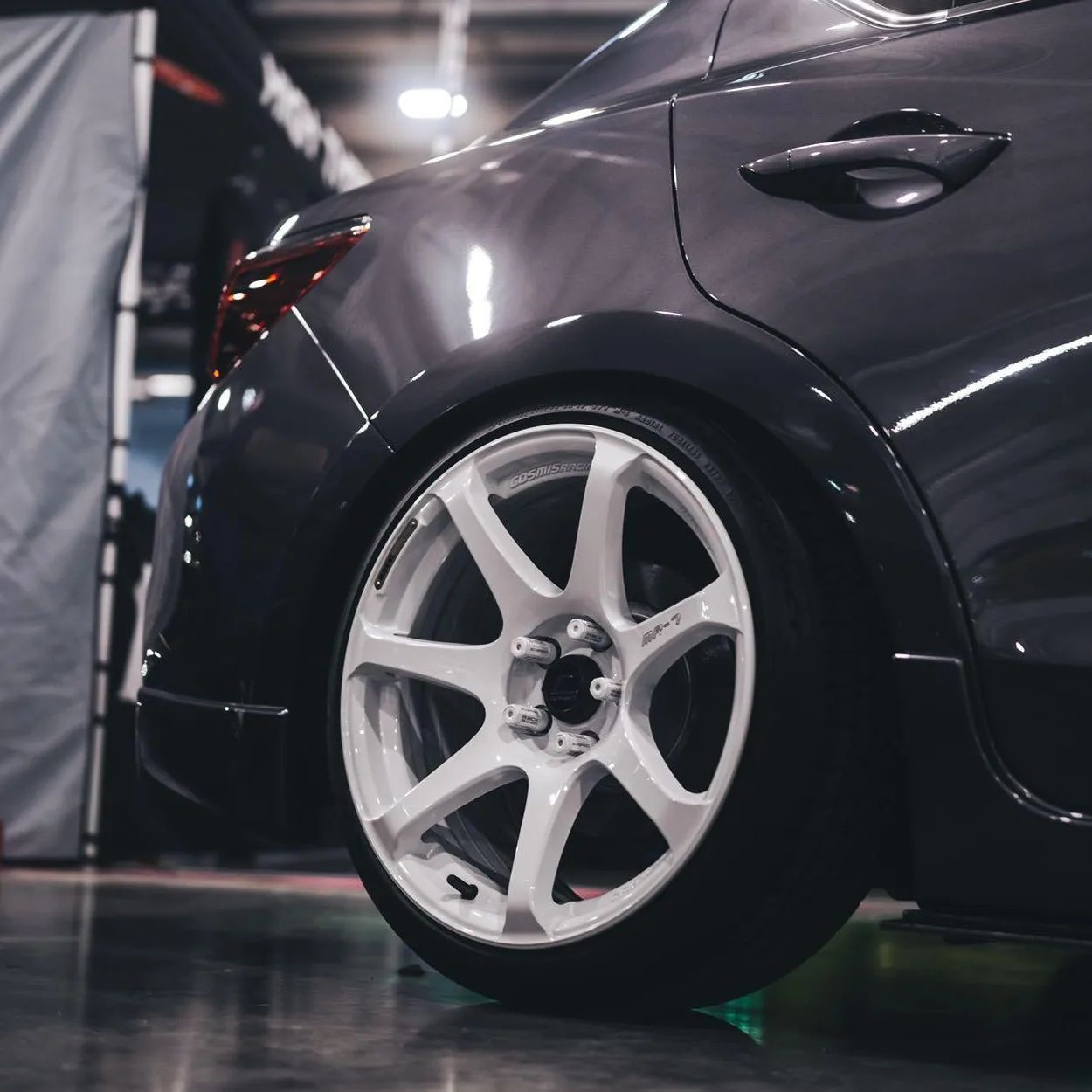 Cosmis Racing MR7 White Wheel 18x9 +25 5x114.3 – Cosmis Wheels